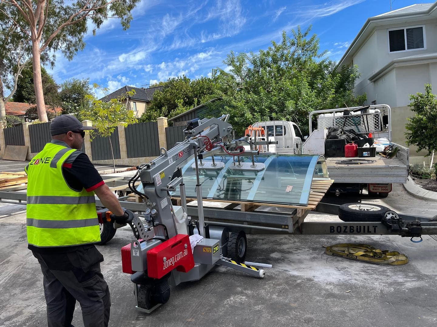 Smartlift Glass Lifter & Curved Glass Attachment - Zone Group